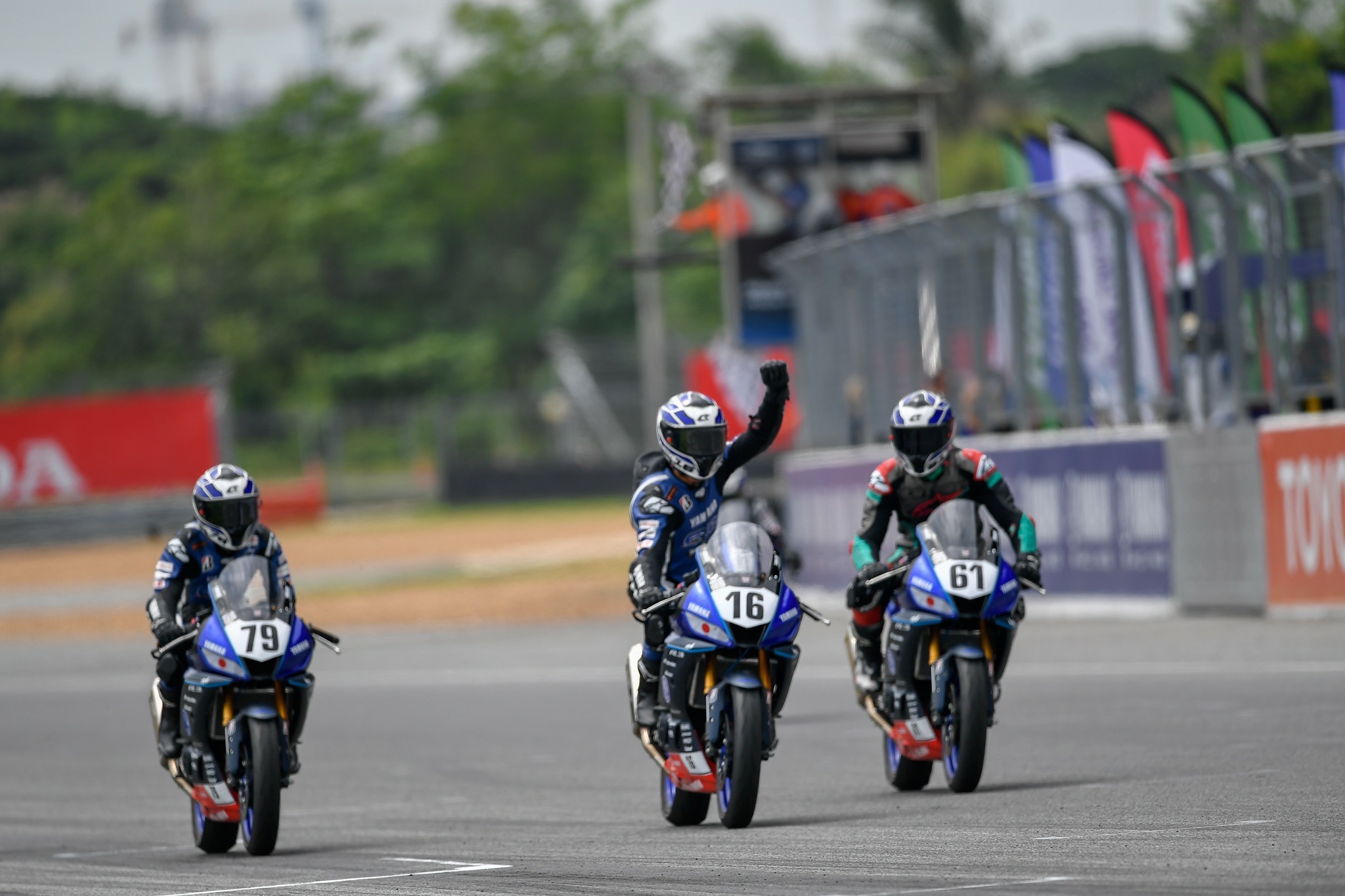 S__359055386 - Tonkit360